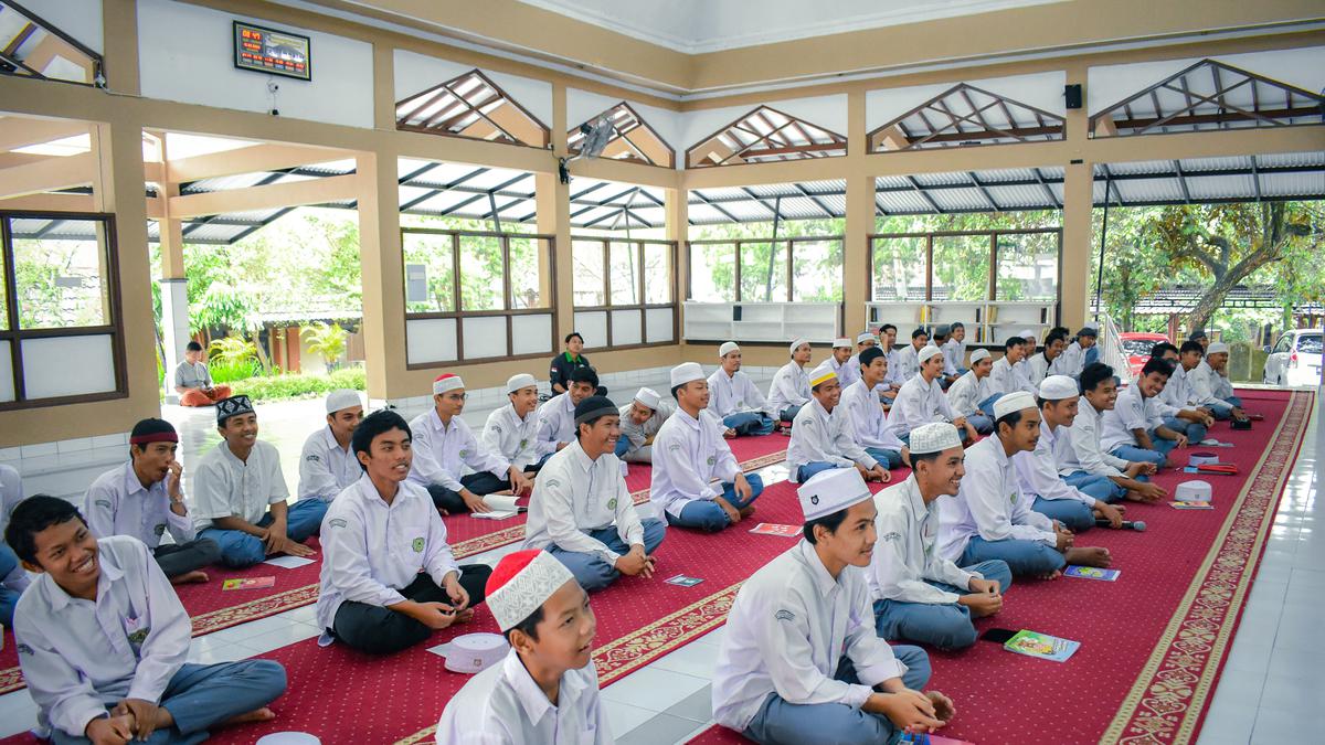 5 Contoh Puisi Hari Santri Nasional, Penuh Makna Mendalam