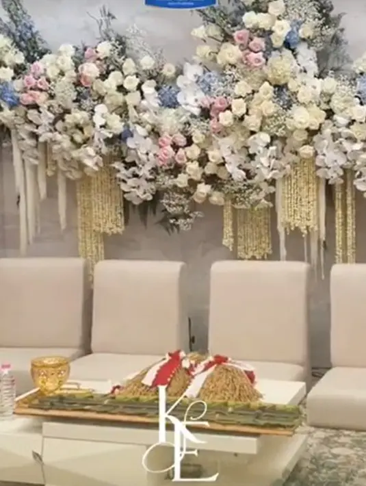 Momen Pengajian Erina Gudono Jelang Pernikahan dengan Kaesang Pangarep, Penuh Khidmat - Foto ...