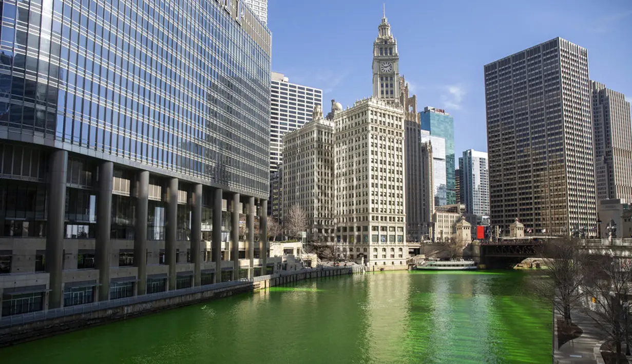 FOTO: Sungai Chicago Berubah Hijau Jelang Hari Santo Patrick - Foto ...