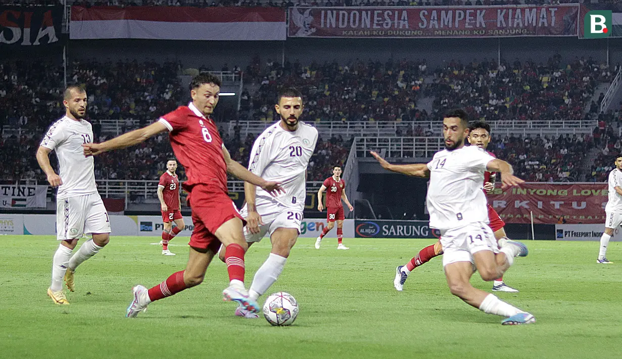 Foto: Momen Debut Rafael Struick dan Ivar Jenner saat Timnas Indonesia ...
