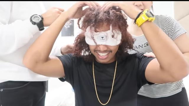 Seru, Ini 6 Potret Caesar Hito dan Felicya Potong Rambut Zoul Panjoul ...