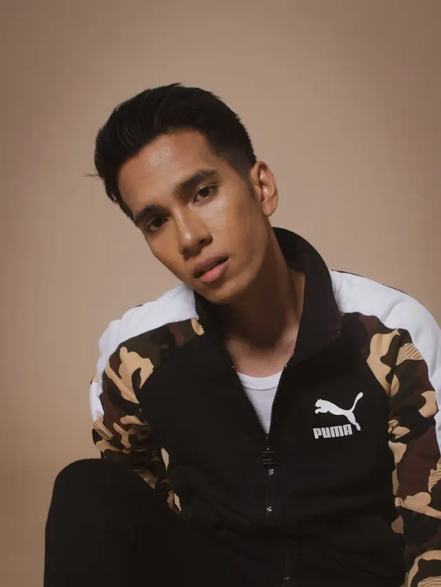 Lagu Baru Naim Daniel Puncaki Chart Muzik Muzik - ShowBiz Liputan6.com