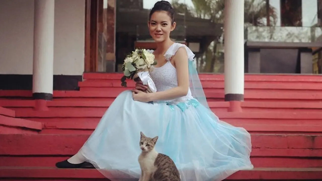 7 Pesona Riana Rizki, Adik Risa Saraswati yang Jago Lukis Tubuh - Hot ...