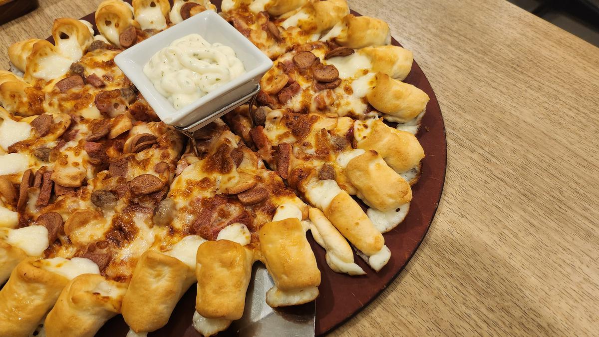 Resep Pizza Rumahan dengan Bahan Sederhana - Food Fimela.com