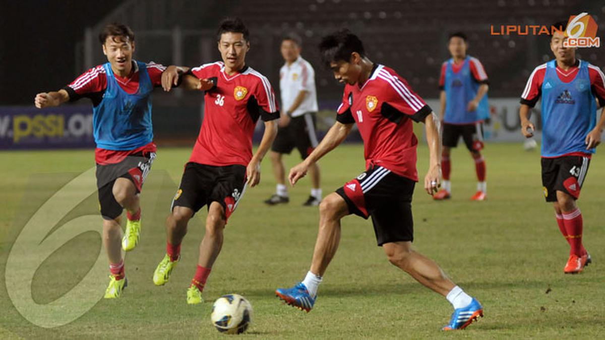 Timnas CIna Jajal Stadion GBK Jakarta
