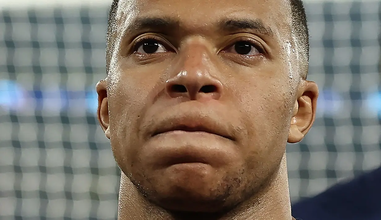Foto: Wajah Muram Mbappe dan Kolega saat PSG Ditekuk Dortmund di Liga ...