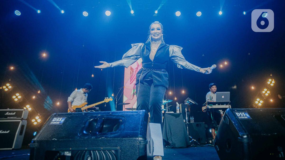 FOTO: Reza Artamevia Semarakkan Panggung Java Jazz Festival 2022 - Foto ...