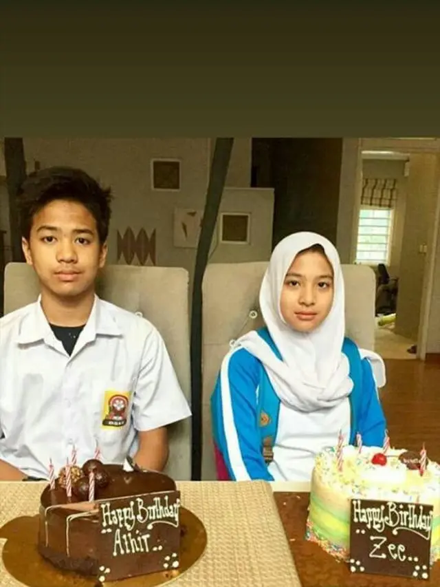 5 Potret Zee JKT48 saat Tampil Berhijab Ini Curi Perhatian, Menawan - Hot Liputan6.com