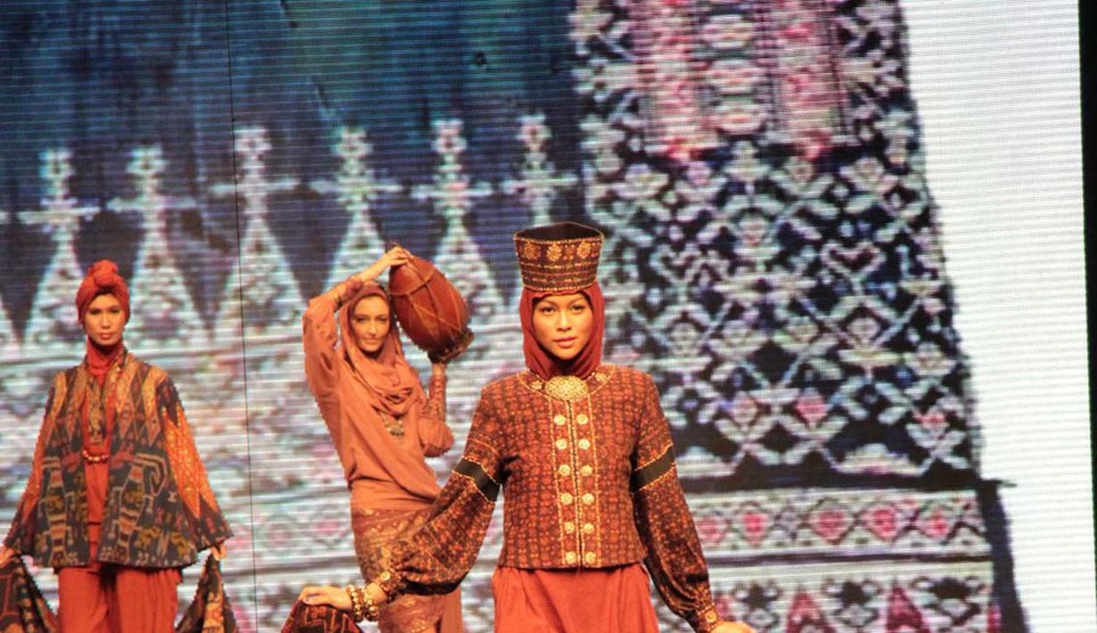 Ida Royani, From West To The East - Photo Fimela.com