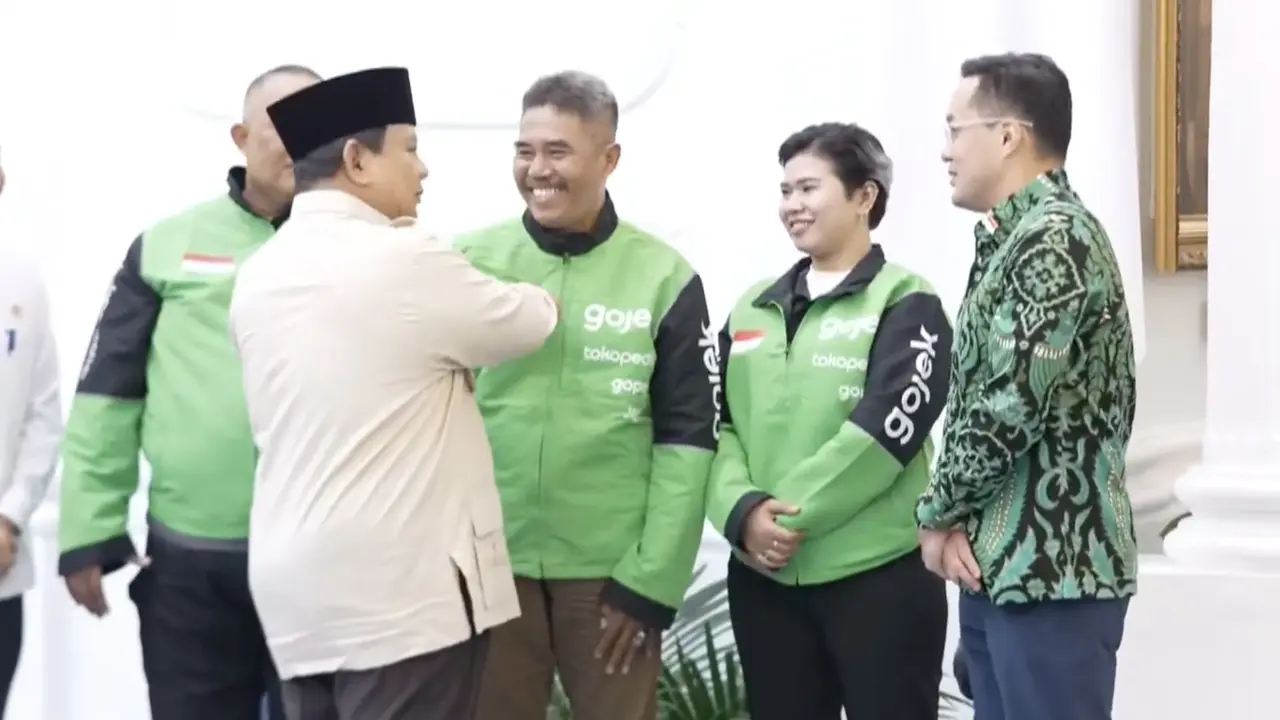 Prabowo Umumkan Ojol hingga Kurir Online Dapat Bonus Hari Raya, Begini Respons Gojek - Bisnis ...