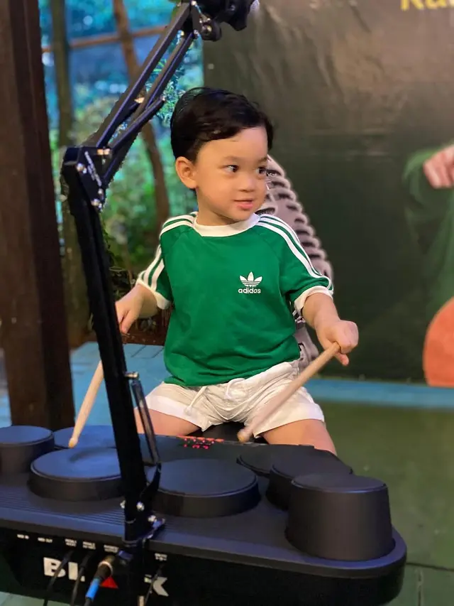 Bocil Penuh Talenta, 5 Potret Gin Dirga Anak Gilang Dirga dan Adiezty ...