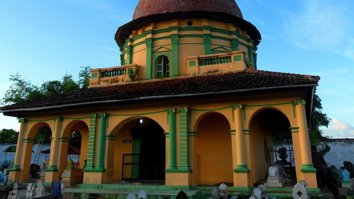 8 Wisata Sejarah di Sumenep Madura, Punya Bangunan Unik