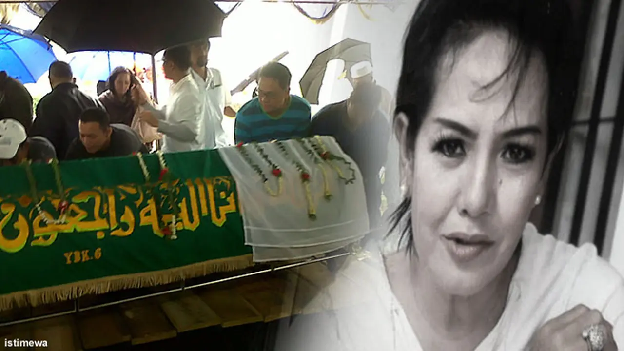 Dengan Suara Bergetar, Suami Ully Artha Kumandangkan Azan - ShowBiz ...
