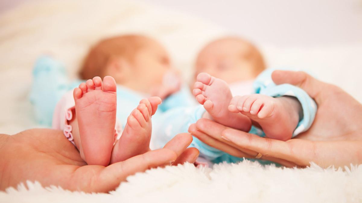 Sepasang Bayi Kembar Lahir Beda Tanggal, Bagaimana Bisa Terjadi?