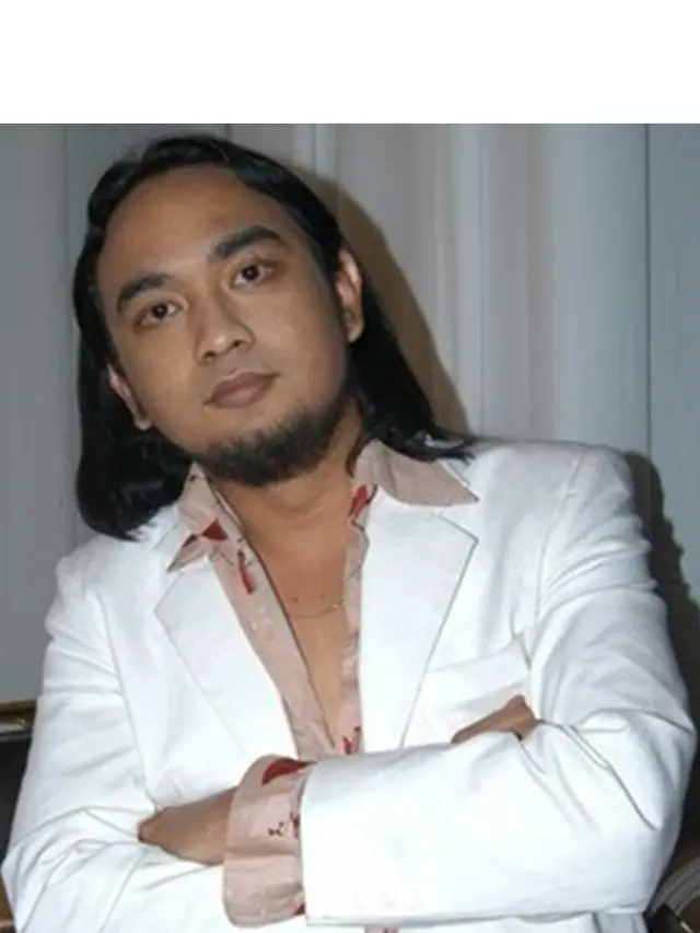 Genap 46 Tahun, Ini 6 Transformasi Bebi Romeo dari Gondrong Hingga Kini ...