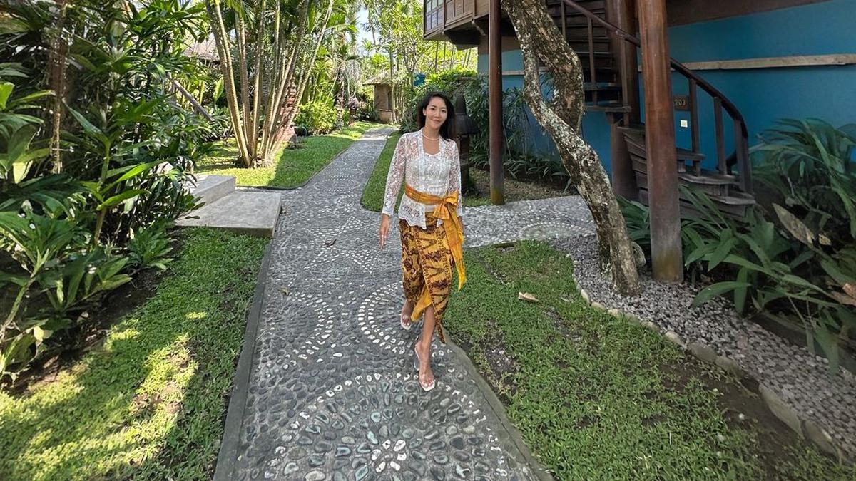 Gaya Lee Yoon Jin Umumkan Kerja di Hotel Mewah Bali di Tengah Drama ...