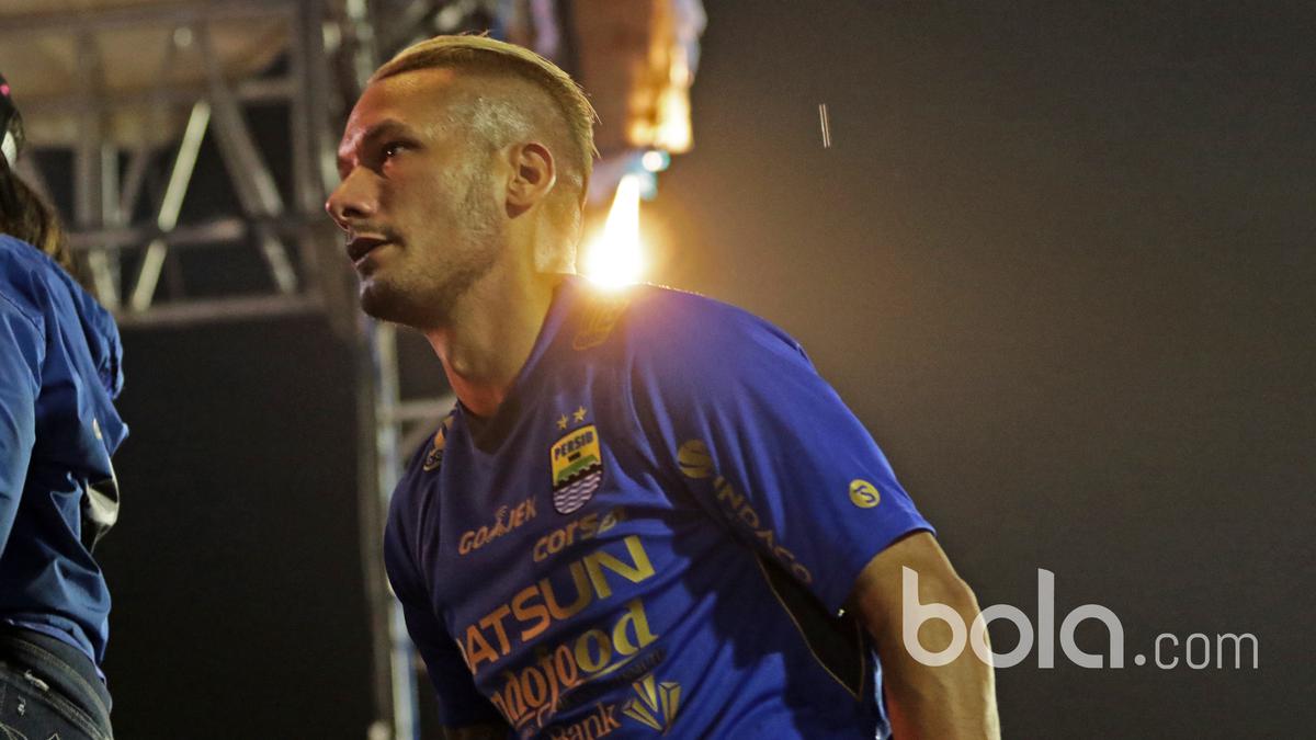 Raphael Maitimo: Persib Lebih Kuat Dibanding Persipura - Indonesia Bola.com