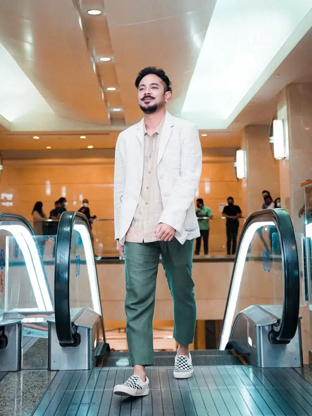 7 Potret Marthino Lio Sabet Piala Citra Aktor Terbaik FFI 2022, Sempat ...