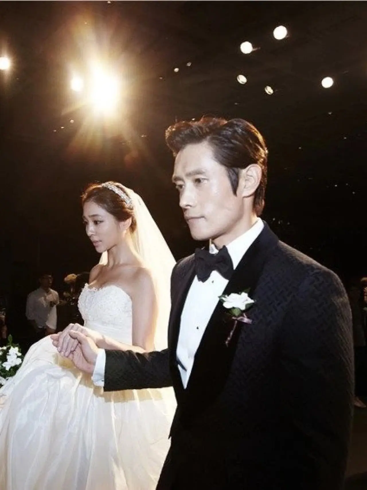 Sosok Lee Min Jung, Istri Lee Byung Hun yang Mengandung Anak Kedua di ...