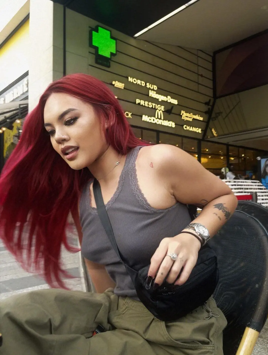 Penampilan Shafa Harris Bikin Riuh, Pamer Rambut Berwarna Merah Menyala ...