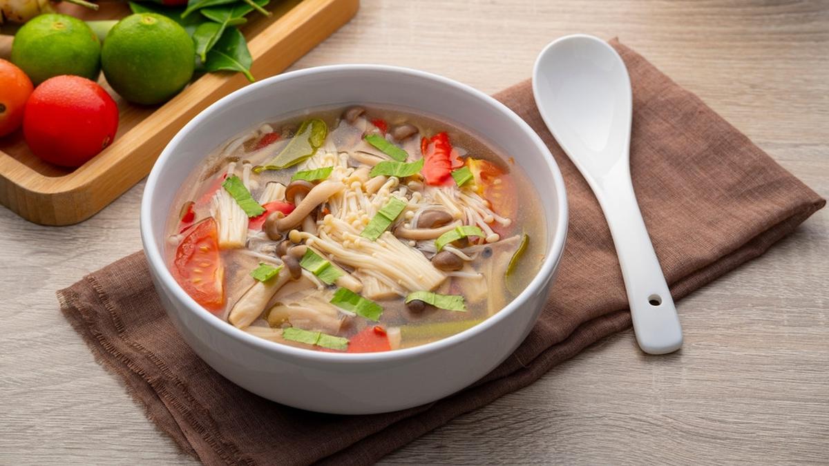 Resep Sup Jamur Enoki Kuah Kental - Food Fimela.com