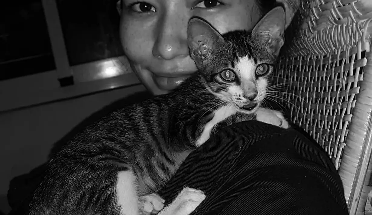 FOTO: Momen Devina Aureel bersama Kucingnya, Manis dan Lucu - Foto Liputan6.com