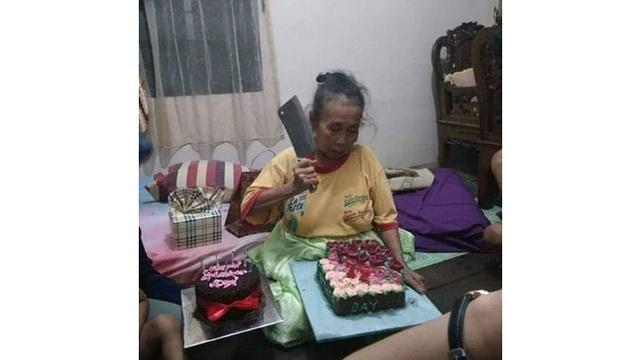 6 Kelakuan Kocak Emak-Emak Saat Emosi Ini Bikin Nyengir - Hot Liputan6.com