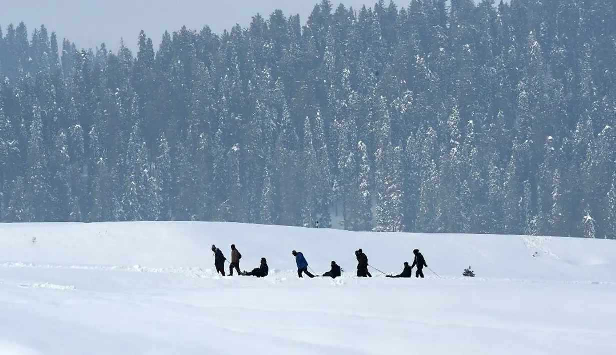 FOTO: Gulmarg, Destinasi Wisata Salju di India yang Tawarkan ...