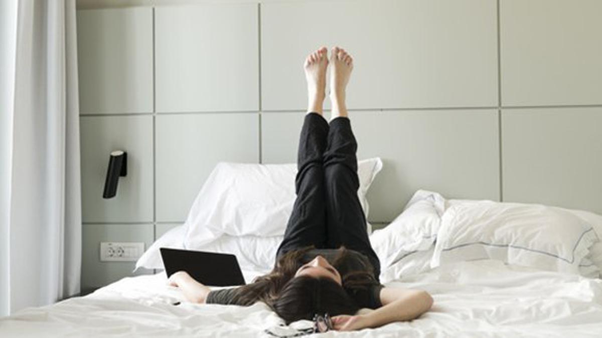 Rutin Mengangkat Kaki ke Tembok Selama 20 Menit, 5 Manfaatnya Luar ...