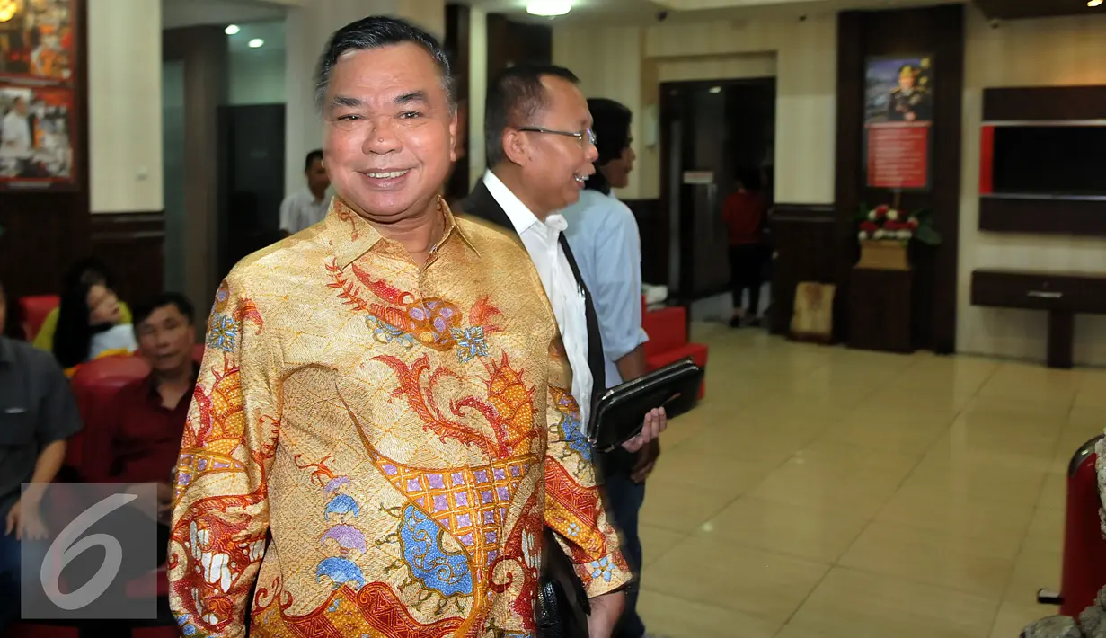 Resmi Ditahan, Ketua Fraksi PPP Jenguk Ivan Haz di Polda Metro Jaya ...