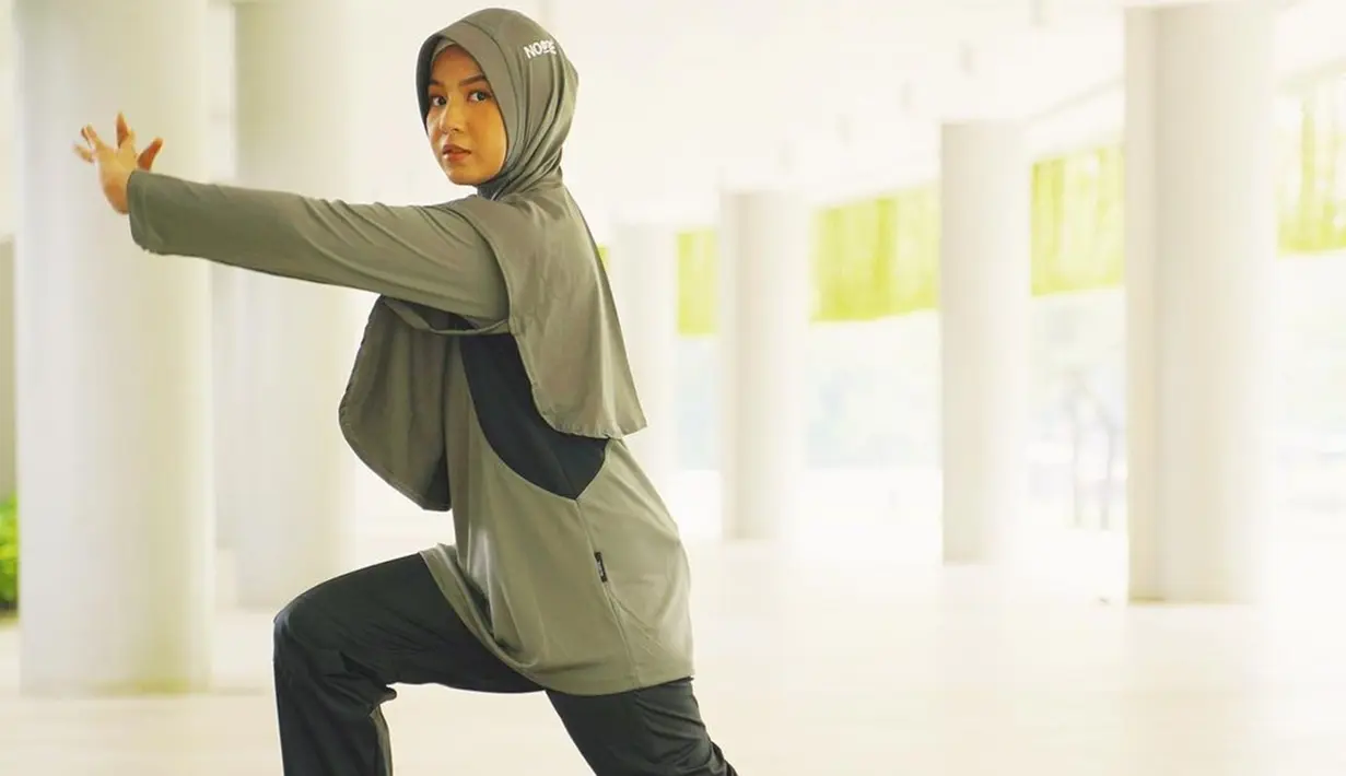 FOTO: Gaya Natasha Rizky dengan Busana Olahraga, Tetap Stylish - Foto ...