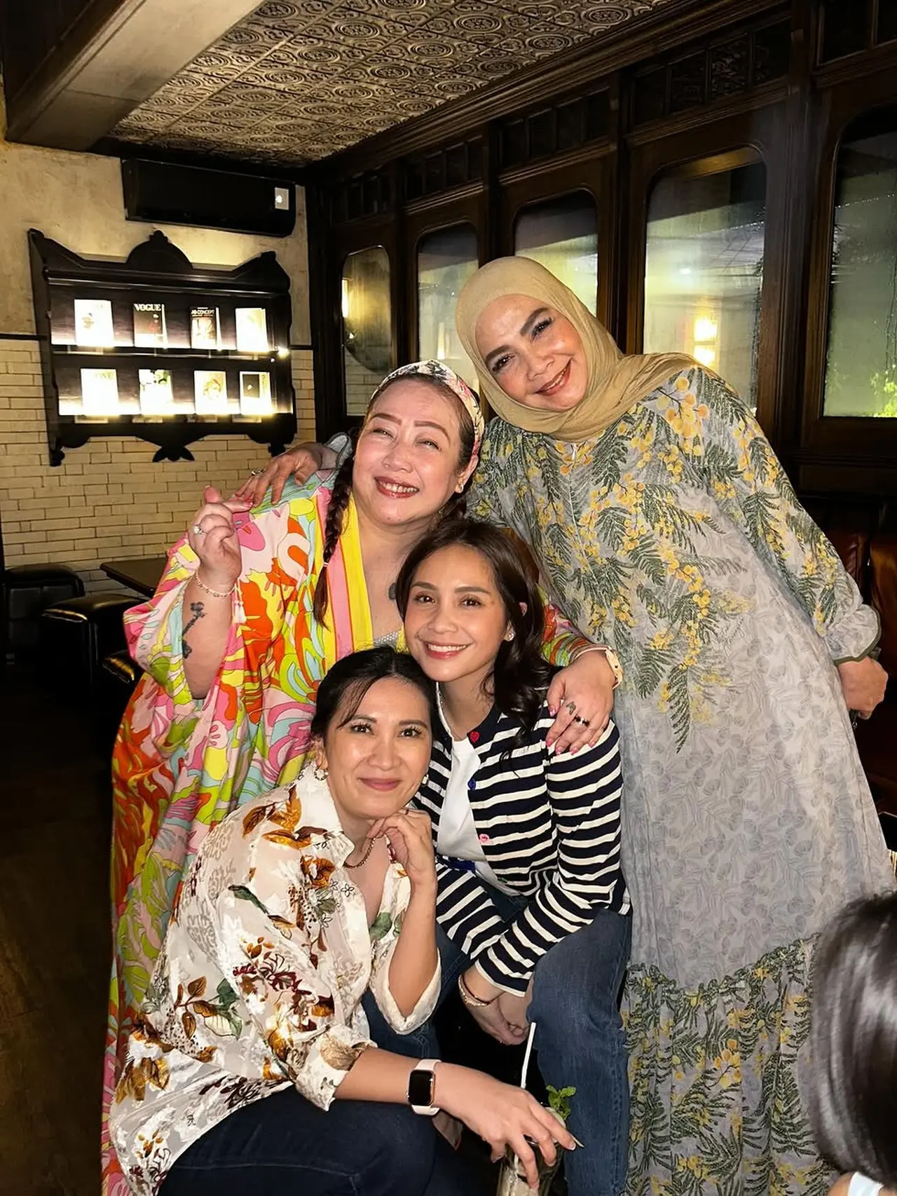 7 Potret Pemain ‘Di Sini Ada Setan’ Reunian Usai 21 Tahun, Bakal Gelar ...