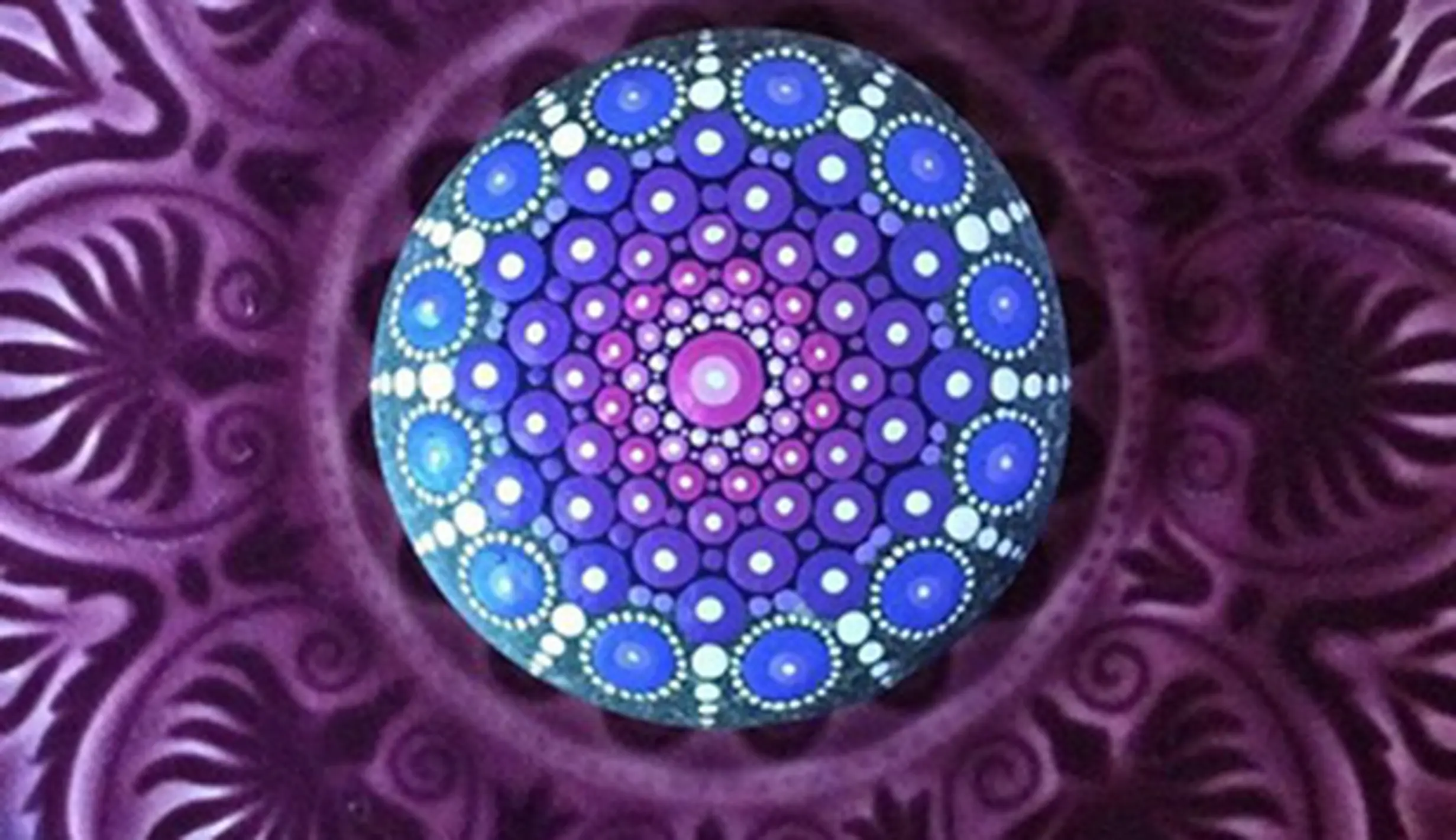 Inspirasi Mempercantik Batu Dengan Melukisnya - Photo Fimela.com