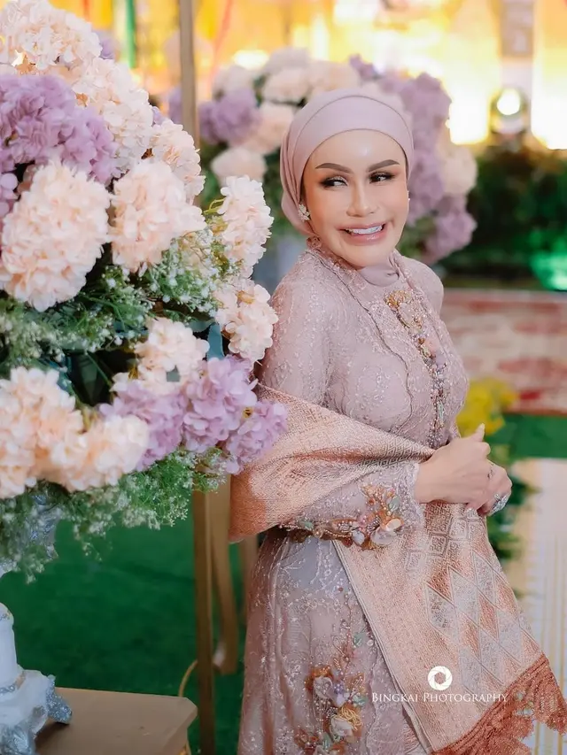 Rizky Ananda Musa Umumkan Mahkota Miss Universe Indonesia Jabar, Bentuk ...