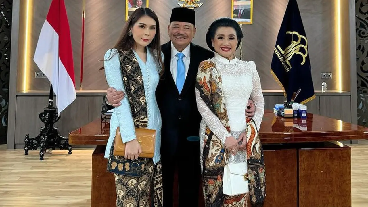6 Tampilan Srikandi Keluarga Otto Hasibuan saat Pelantikan Wakil Menteri dari Istri, Putrinya ...