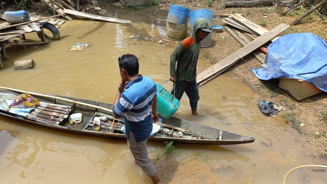 Kisah Nelayan Sungai Kumpeh: Kian Tertekan dan Sulit Dapat Ikan