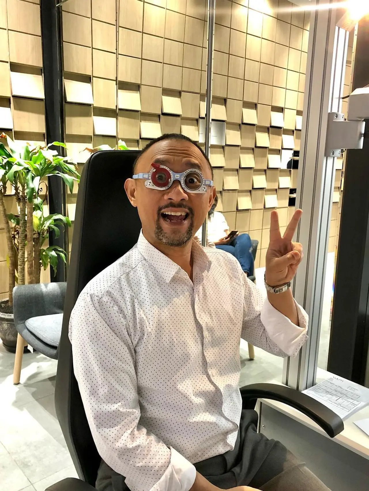 Ronal Surapradja Jalani Sidang Cerai di Bulan Ramadhan - Islami ...