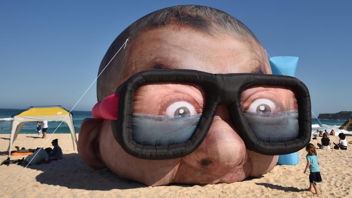 FOTO: Menikmati Pameran Patung Raksasa di Pesisir Sydney - Foto ...