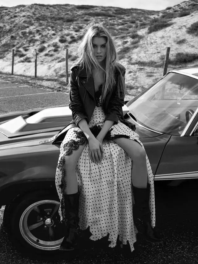 Supermodel Stella Maxwell dan Anthony Kiedis RHCP Berlibur di Pulau ...