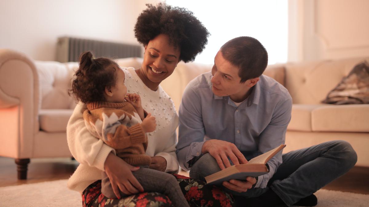 6 Tanda Pola Asuh Overparenting - Parenting Fimela.com