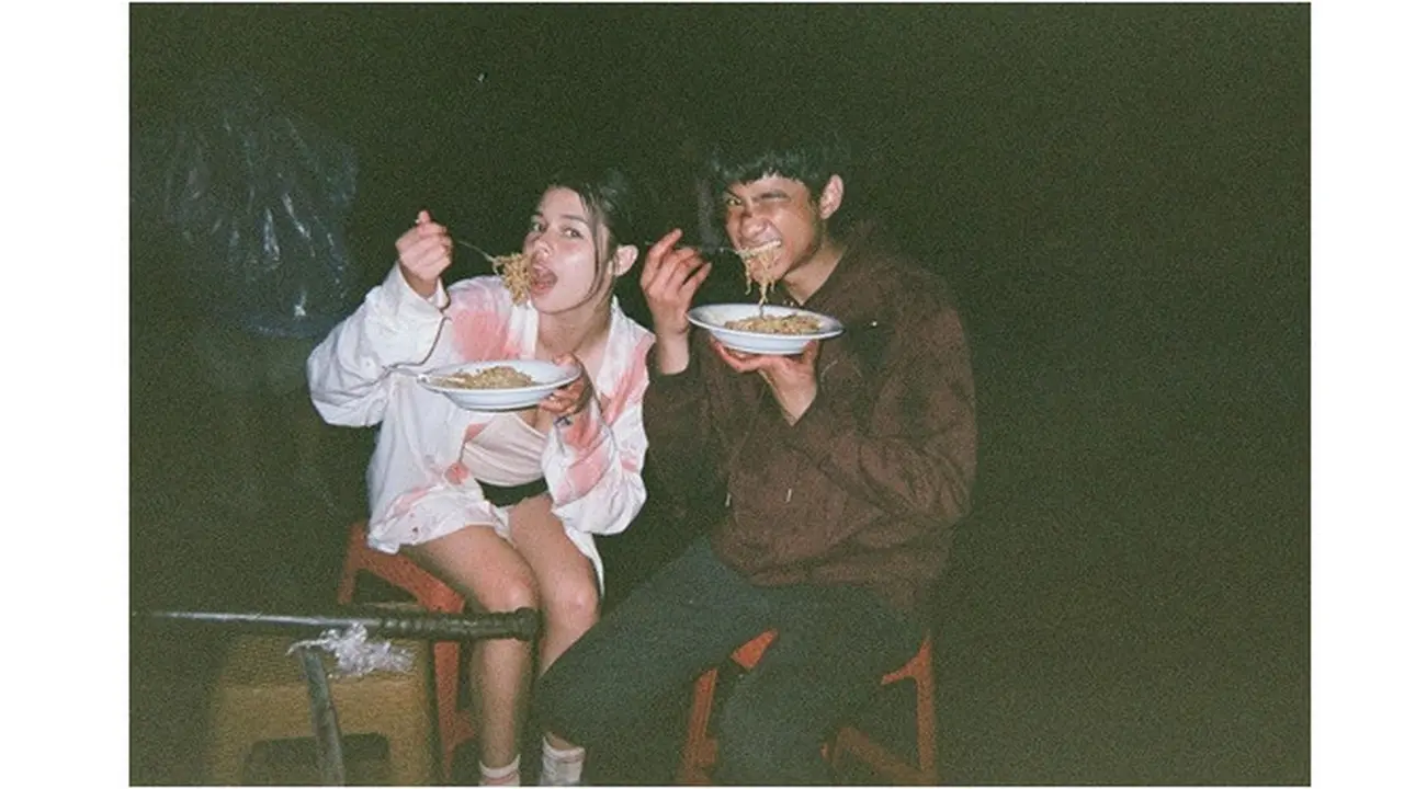 6 Potret Kedekatan Maria Theodore dan Devano Danendra di Lokasi Syuting ...