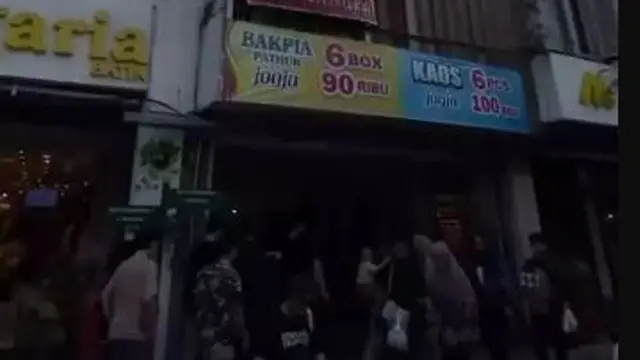 Pria Survei Ruko di Malioboro Jogja untuk Buka Usaha, Harganya Bikin ...