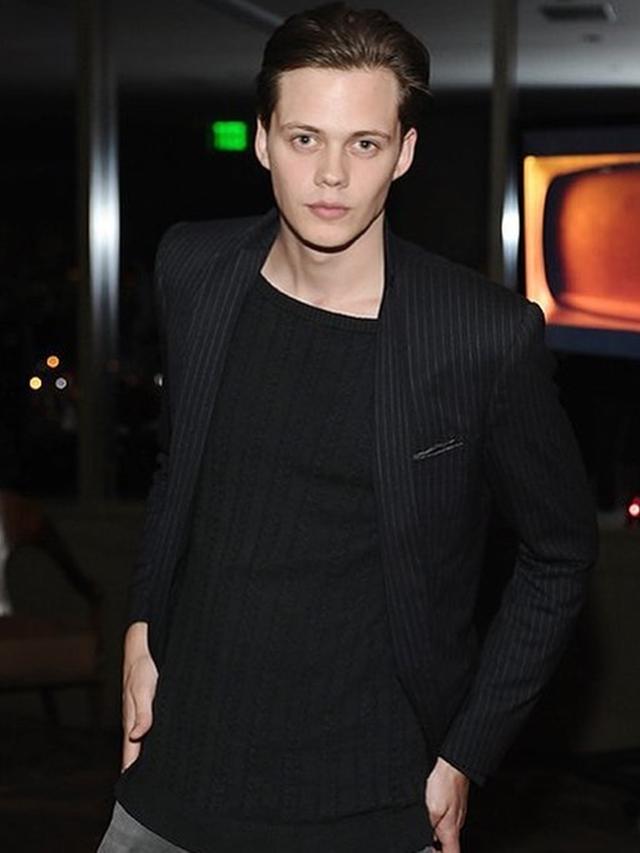 Jadi Sosok Badut Menyeramkan di Film IT, Ini 6 Potret Bill Skarsgard ...