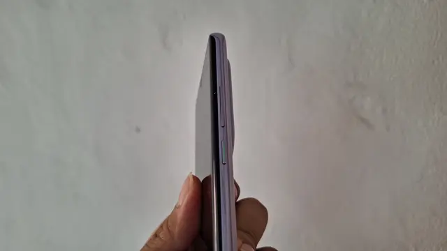 Unboxing dan Hands-On Oppo Reno10 Pro Plus 5G: Hadirkan Desain Premium yang Terasa Solid - Tekno ...