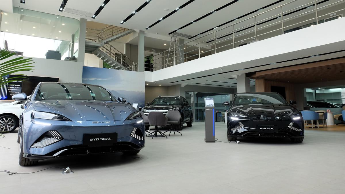 Penjualan Mulai Lesu, BYD Pangkas Produksi Kendaraan di China