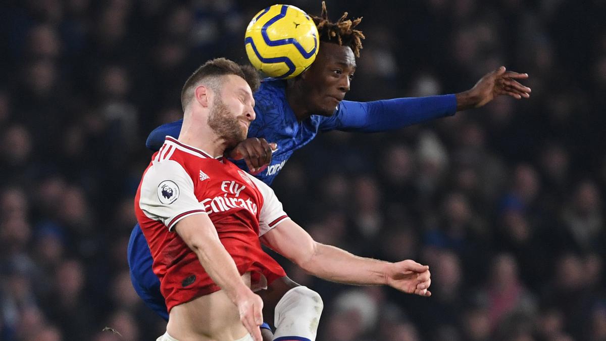 Skhodran Mustafi, Bek Muslim Andalan Arsenal - Bola Liputan6.com