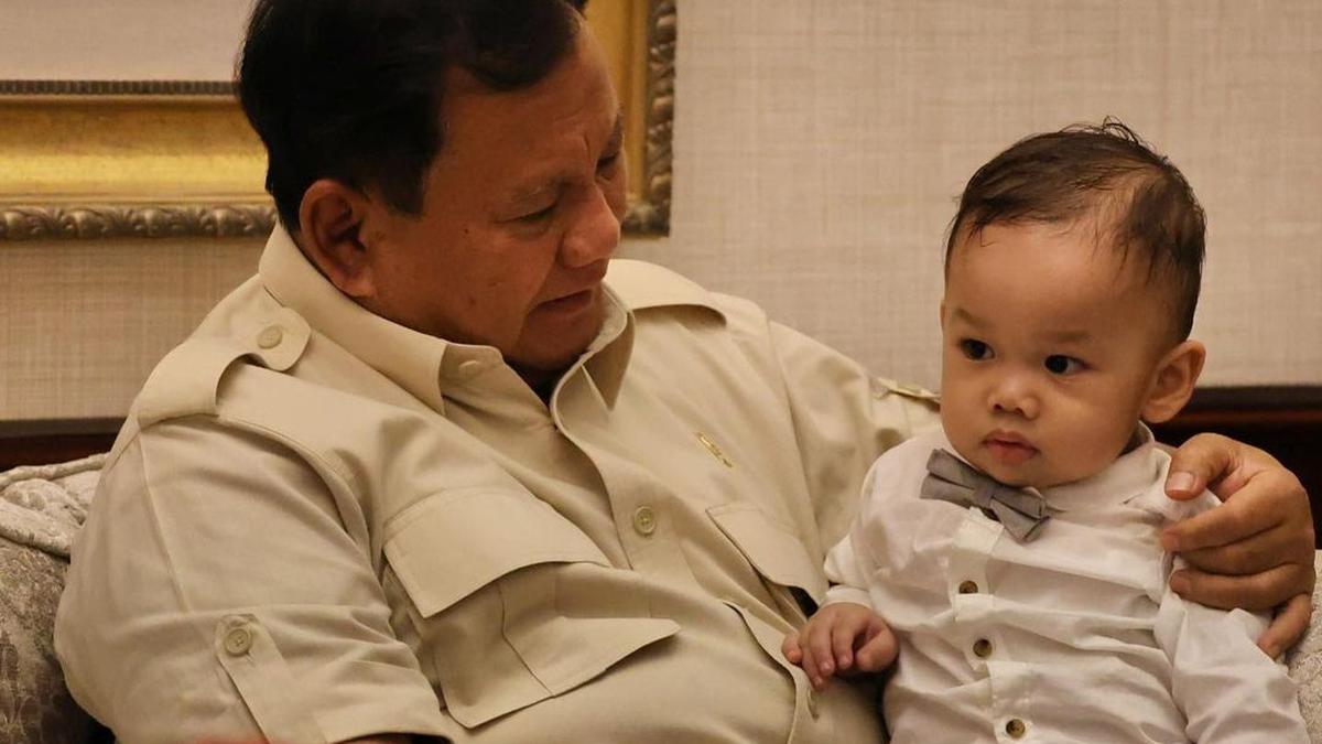 Momen Gemoy Prabowo Bertemu Kenkulus, Si Bayi Viral yang Suka Belajar ...