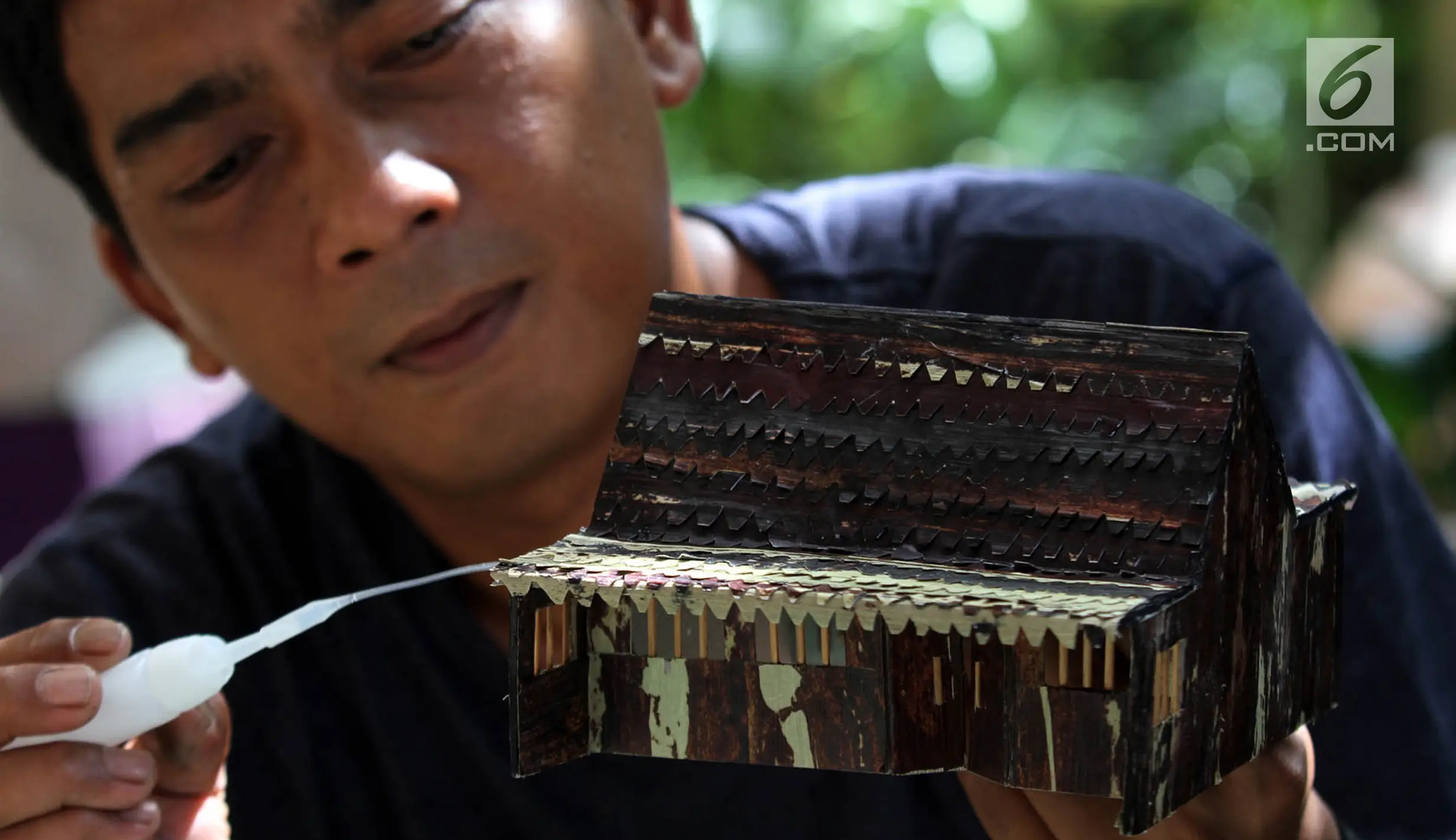 FOTO: Uniknya Kerajinan Tangan dari Pelepah Pisang - Foto Liputan6.com