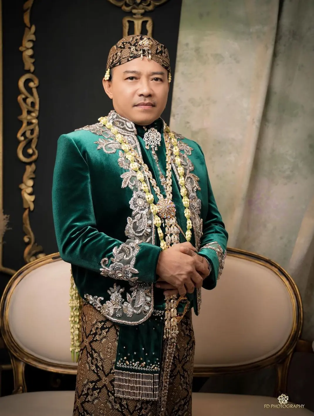 10 Foto Keluarga Anang Hermansyah dan Ashanty Berbusana Adat Jawa Saat ...