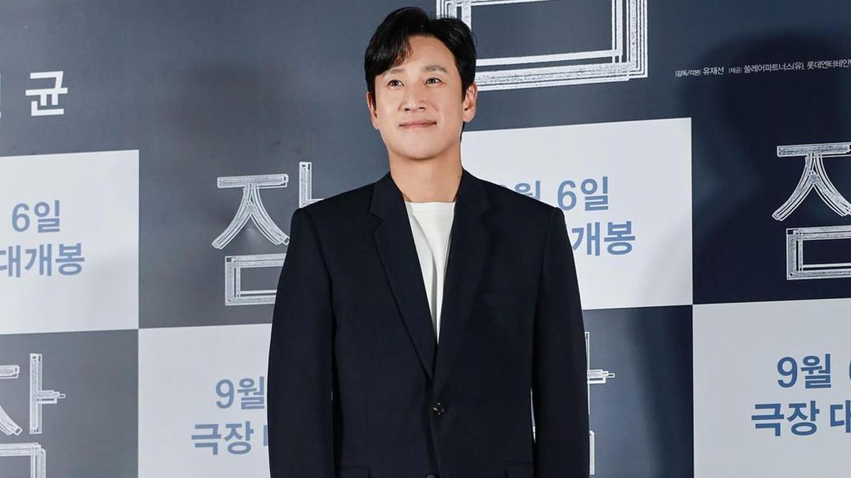 Tinggalkan Catatan, Lee Sun Kyun Aktor Parasite Ditemukan Meninggal Dunia